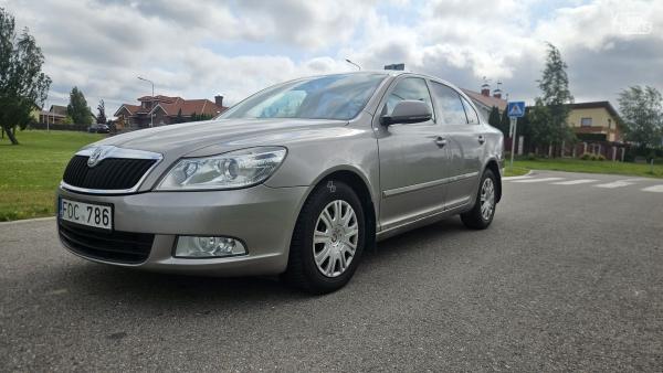 Brūns Skoda Octavia 2011 Klaipėda, ar dzinēja tilpumu 1.60 L un nobraukumu 380 tūkst. km par 1600 €, foto 2 vietnē AUTOMOTO.COM.LV