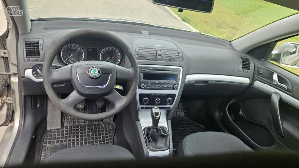 Brūns Skoda Octavia 2011 Klaipėda, ar dzinēja tilpumu 1.60 L un nobraukumu 380 tūkst. km par 1600 €, foto 6 vietnē AUTOMOTO.COM.LV