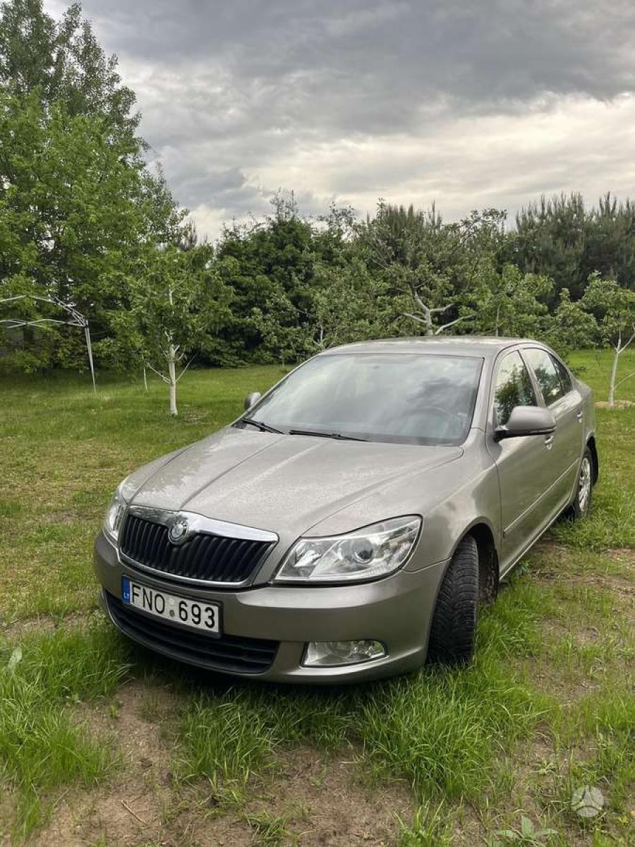 Brūns Skoda Octavia 2012 Viļņa, ar dzinēja tilpumu 1.20 L un nobraukumu 256 tūkst. km par 3000 €, foto 3 vietnē AUTOMOTO.COM.LV