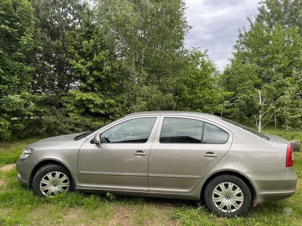 Brūns Skoda Octavia 2012 Viļņa, ar dzinēja tilpumu 1.20 L un nobraukumu 256 tūkst. km par 3000 €, foto 6 vietnē AUTOMOTO.COM.LV