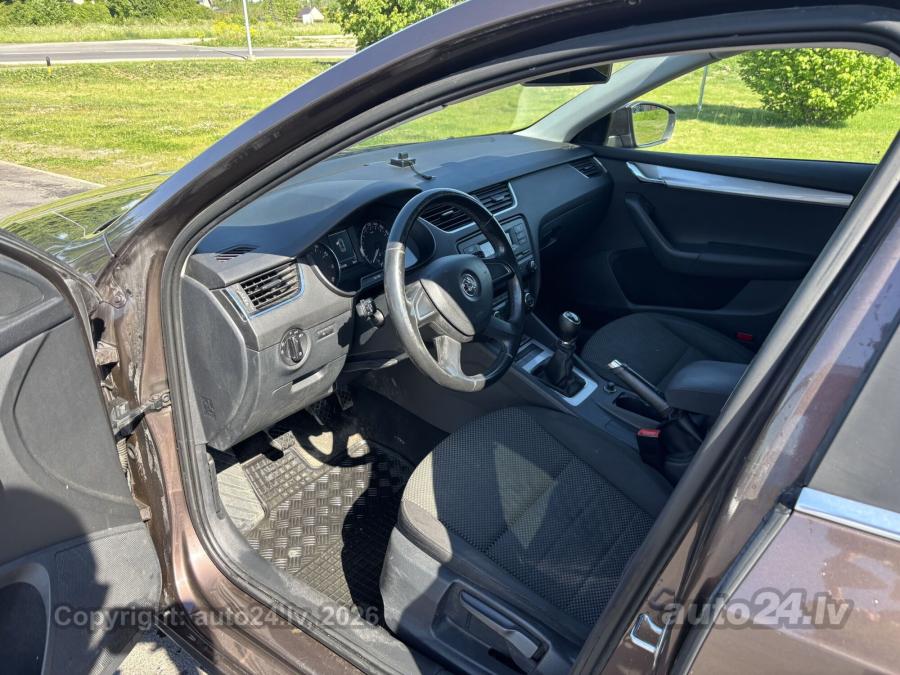 Brūns Skoda Octavia 2013 Tallina, ar dzinēja tilpumu 1.40 L un nobraukumu 312 tūkst. km par 2500 €, foto 10 vietnē AUTOMOTO.COM.LV