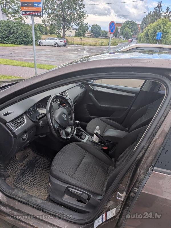 Brown Skoda Octavia 2013 in Viljandi, with an engine capacity of 1.40 L and mileage of 355 thousand km for 3500 €, photo 2 on AUTOMOTO.COM.LV