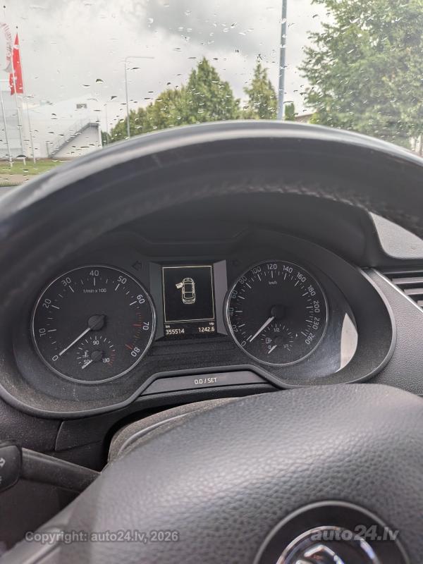 Brown Skoda Octavia 2013 in Viljandi, with an engine capacity of 1.40 L and mileage of 355 thousand km for 3500 €, photo 4 on AUTOMOTO.COM.LV