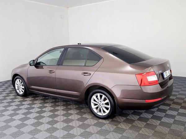 Brown Skoda Octavia 2013 in Tallinn, with an engine capacity of 1.40 L and mileage of 165 thousand km for 4999 €, photo 4 on AUTOMOTO.COM.LV