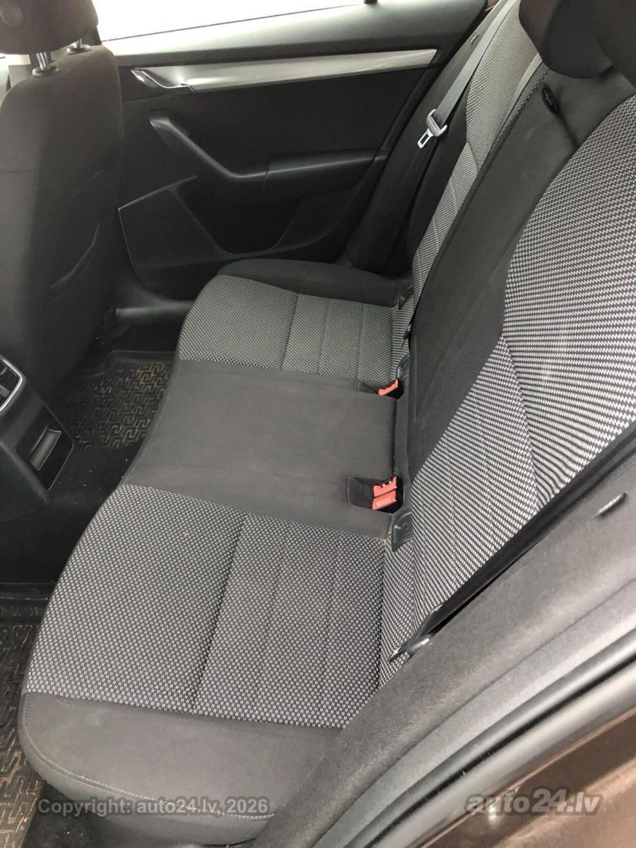 Brown Skoda Octavia 2013 in Tallinn, with an engine capacity of 1.40 L and mileage of 256 thousand km for 4900 €, photo 8 on AUTOMOTO.COM.LV