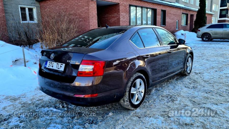 Brown Skoda Octavia 2014 in Tallinn, with an engine capacity of 1.80 L and mileage of 237 thousand km for 6990 €, photo 4 on AUTOMOTO.COM.LV
