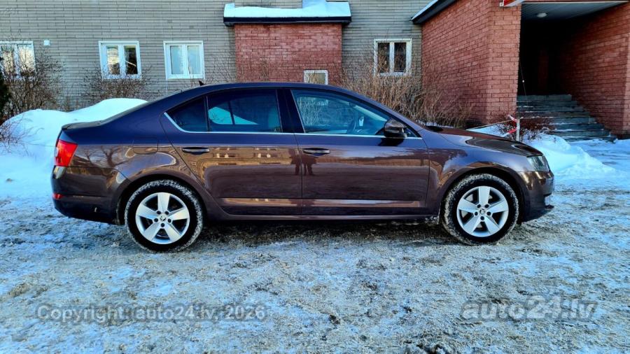 Brown Skoda Octavia 2014 in Tallinn, with an engine capacity of 1.80 L and mileage of 237 thousand km for 6990 €, photo 8 on AUTOMOTO.COM.LV