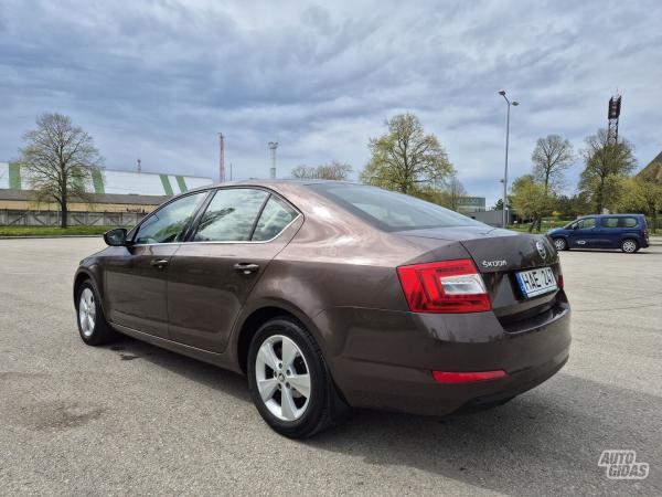 Brown Skoda Octavia 2014 in Klaipeda, with an engine capacity of 2.00 L and mileage of 100 thousand km for 8000 €, photo 4 on AUTOMOTO.COM.LV