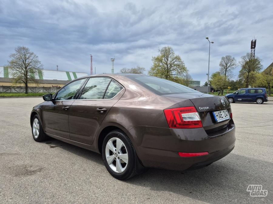 Brown Skoda Octavia 2014 in Klaipeda, with an engine capacity of 2.00 L and mileage of 100 thousand km for 8000 €, photo 5 on AUTOMOTO.COM.LV