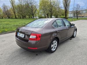 Brown Skoda Octavia 2014 in Klaipeda, with an engine capacity of 2.00 L and mileage of 100 thousand km for 8000 €, photo 7 on AUTOMOTO.COM.LV