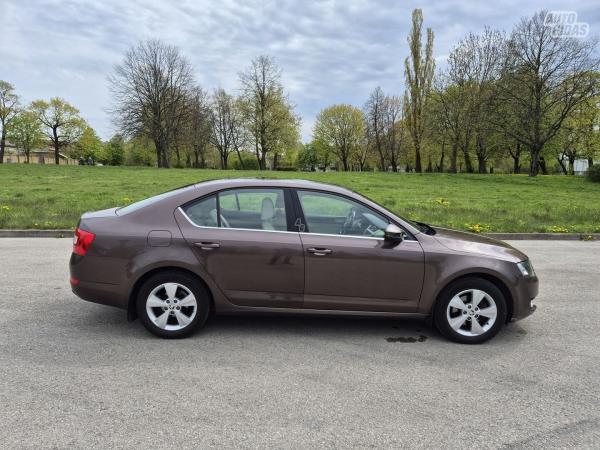 Brown Skoda Octavia 2014 in Klaipeda, with an engine capacity of 2.00 L and mileage of 100 thousand km for 8000 €, photo 7 on AUTOMOTO.COM.LV