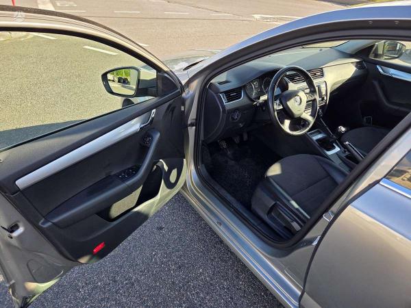Brūns Skoda Octavia 2015 Viļņa, ar dzinēja tilpumu 1.60 L un nobraukumu 232 tūkst. km par 6000 €, foto 3 vietnē AUTOMOTO.COM.LV
