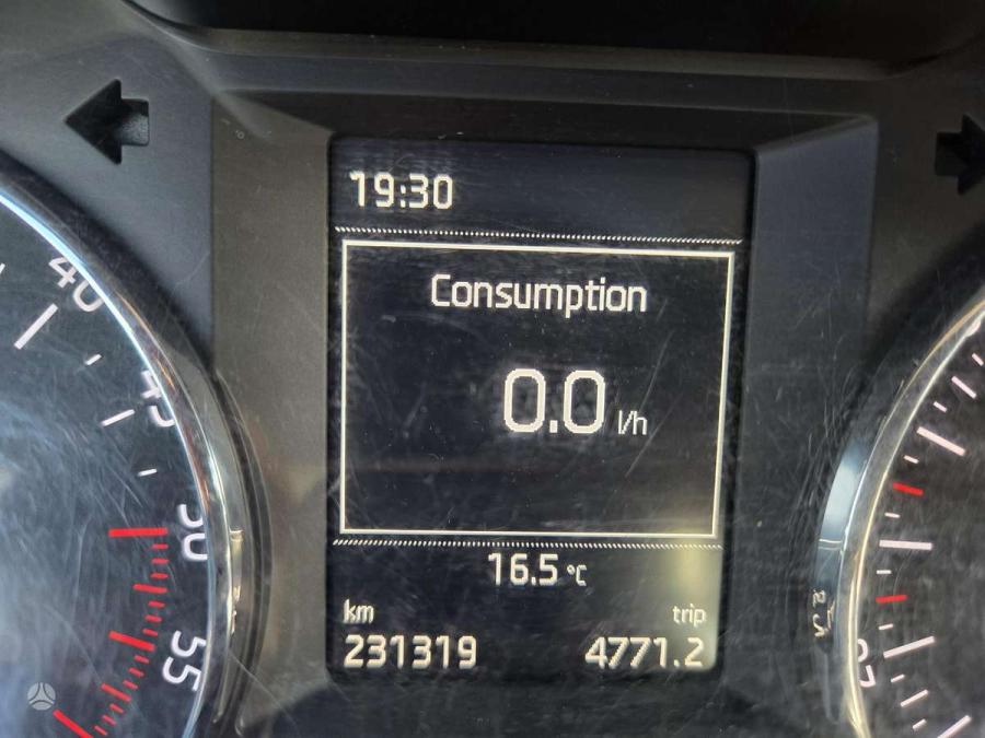 Brown Skoda Octavia 2015 in Vilnius, with an engine capacity of 1.60 L and mileage of 232 thousand km for 6000 €, photo 5 on AUTOMOTO.COM.LV