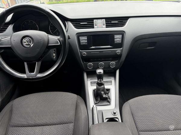 Brūns Skoda Octavia 2016 Viļņa, ar dzinēja tilpumu 1.40 L un nobraukumu 162 tūkst. km par 6800 €, foto 6 vietnē AUTOMOTO.COM.LV