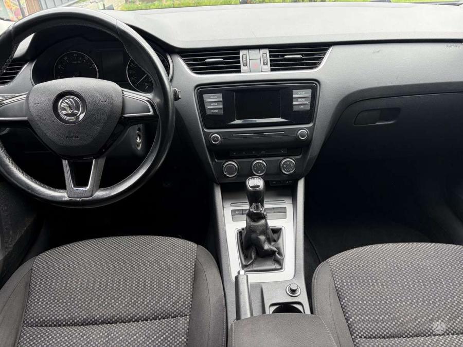 Brūns Skoda Octavia 2016 Viļņa, ar dzinēja tilpumu 1.40 L un nobraukumu 162 tūkst. km par 6800 €, foto 7 vietnē AUTOMOTO.COM.LV