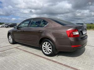 Brown Skoda Octavia 2016 in Klaipeda, with an engine capacity of 1.40 L and mileage of 135 thousand km for 11300 €, photo 5 on AUTOMOTO.COM.LV