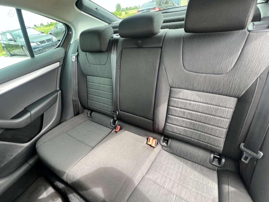 Brown Skoda Octavia 2016 in Klaipeda, with an engine capacity of 1.40 L and mileage of 135 thousand km for 11300 €, photo 18 on AUTOMOTO.COM.LV