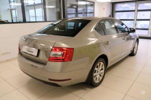 Brown Skoda Octavia 2018 in Vilnius, with an engine capacity of 1.60 L and mileage of 119 thousand km for 11600 €, photo 2 on AUTOMOTO.COM.LV