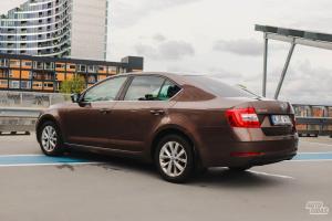 Brown Skoda Octavia 2018 in Vilnius, with an engine capacity of 1.00 L and mileage of 156 thousand km for 8900 €, photo 4 on AUTOMOTO.COM.LV