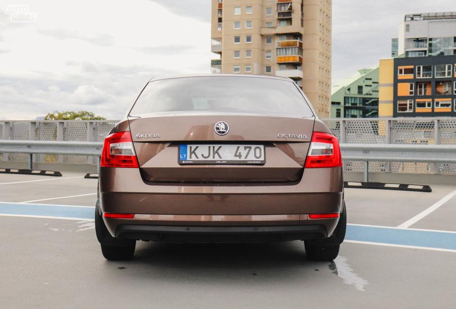 Brown Skoda Octavia 2018 in Vilnius, with an engine capacity of 1.00 L and mileage of 156 thousand km for 8900 €, photo 5 on AUTOMOTO.COM.LV