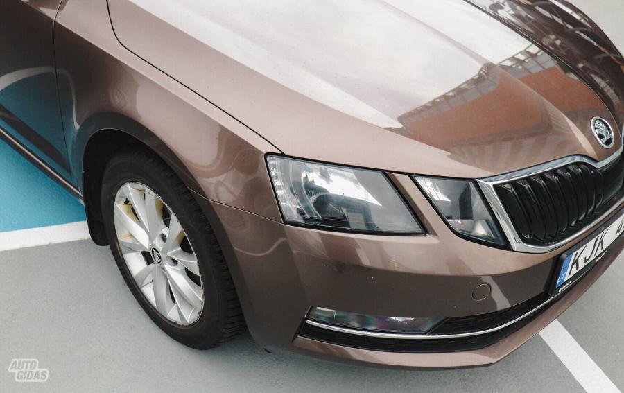 Brown Skoda Octavia 2018 in Vilnius, with an engine capacity of 1.00 L and mileage of 156 thousand km for 8900 €, photo 9 on AUTOMOTO.COM.LV