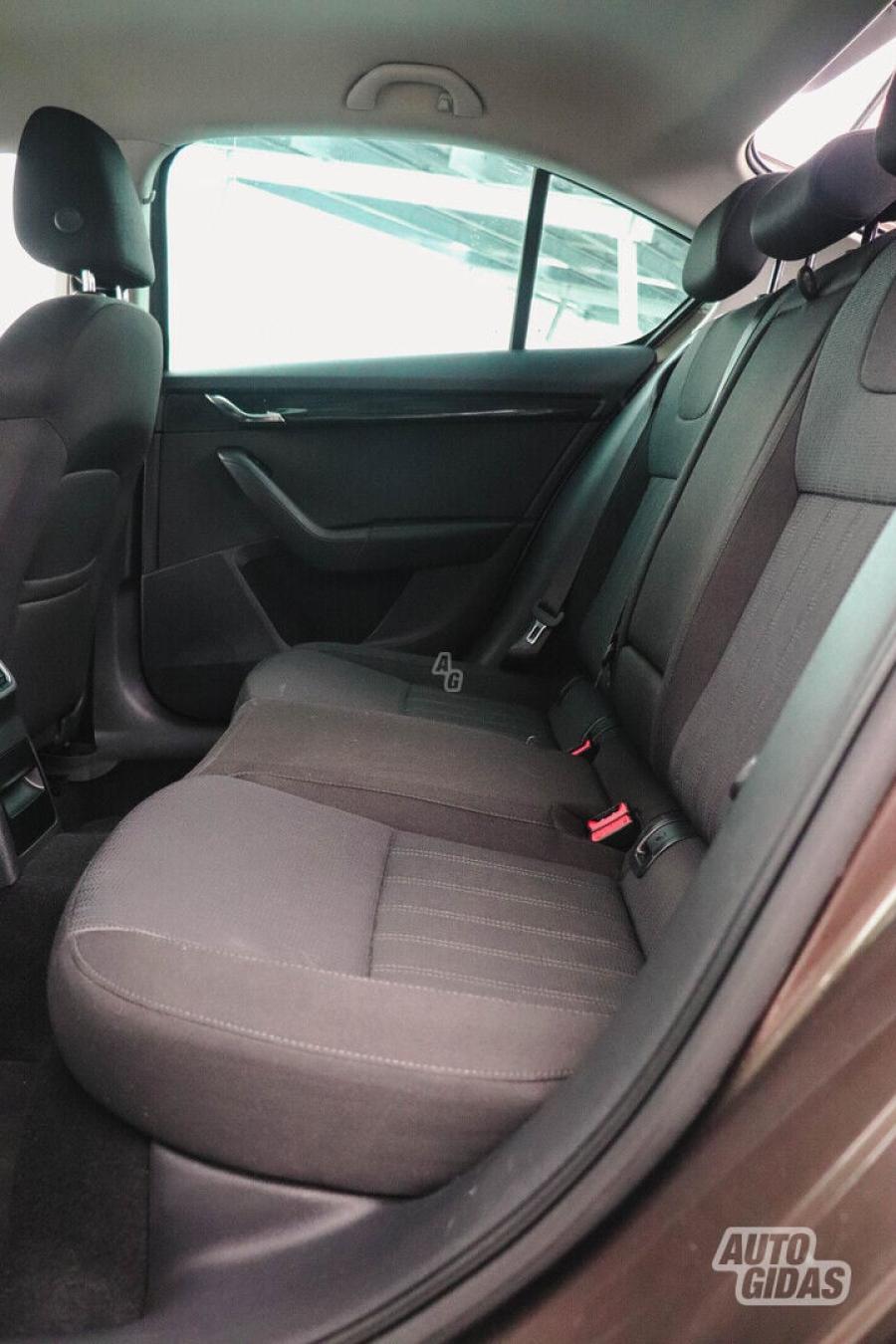 Brown Skoda Octavia 2018 in Vilnius, with an engine capacity of 1.00 L and mileage of 156 thousand km for 8900 €, photo 16 on AUTOMOTO.COM.LV