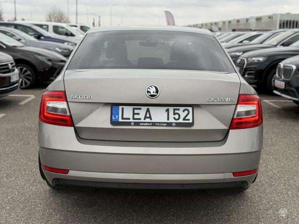 Brown Skoda Octavia 2019 in Vilnius, with an engine capacity of 1.00 L and mileage of 145 thousand km for 9350 €, photo 6 on AUTOMOTO.COM.LV