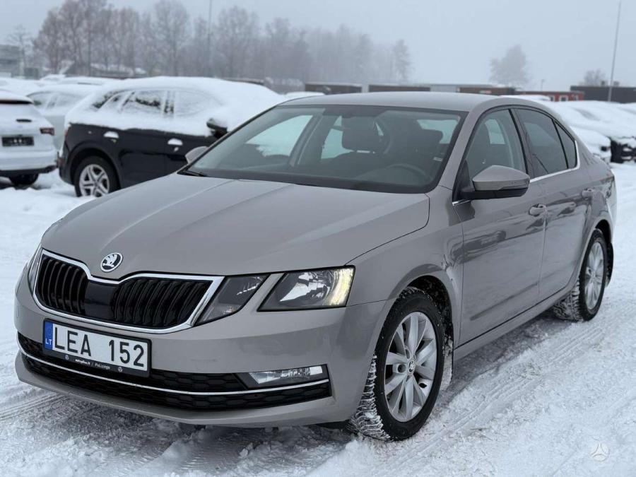 Brown Skoda Octavia 2019 in Vilnius, with an engine capacity of 1.00 L and mileage of 145 thousand km for 9450 €, photo 1 on AUTOMOTO.COM.LV