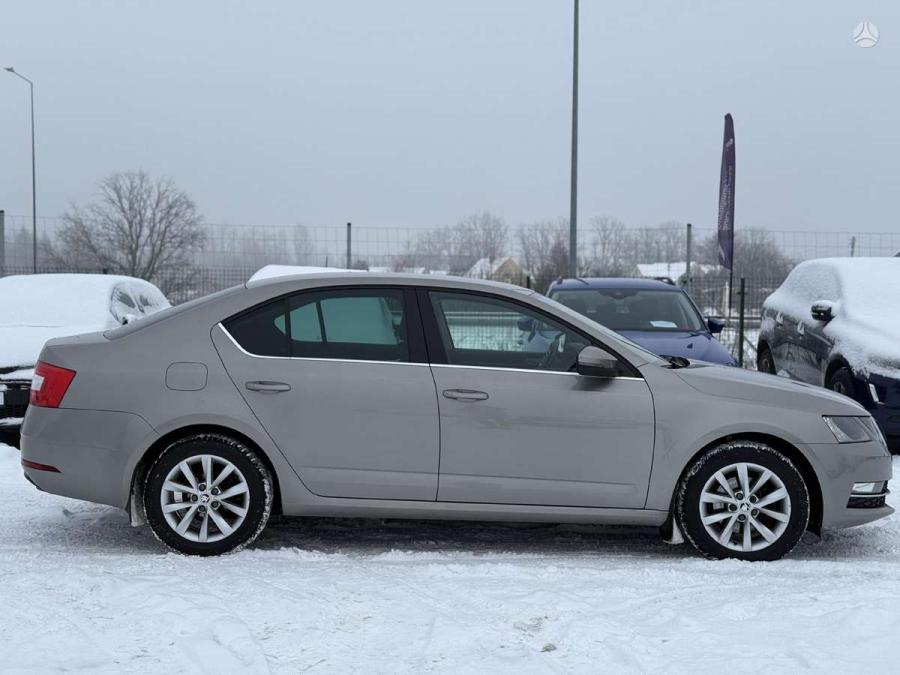 Brown Skoda Octavia 2019 in Vilnius, with an engine capacity of 1.00 L and mileage of 145 thousand km for 9450 €, photo 5 on AUTOMOTO.COM.LV