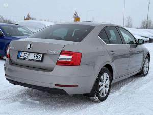Brown Skoda Octavia 2019 in Vilnius, with an engine capacity of 1.00 L and mileage of 145 thousand km for 9450 €, photo 6 on AUTOMOTO.COM.LV