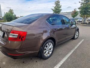 Brown Skoda Octavia 2019 in Klaipeda, with an engine capacity of 1.50 L and mileage of 105 thousand km for 12500 €, photo 3 on AUTOMOTO.COM.LV