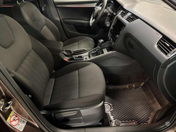 Brūns Skoda Octavia 2019 Viļņa, ar dzinēja tilpumu 1.50 L un nobraukumu 60 tūkst. km par 14950 €, foto 5 vietnē AUTOMOTO.COM.LV