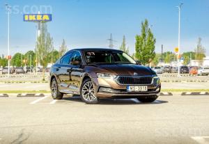 Brown Skoda Octavia 2020 in Riga, with an engine capacity of 2.00 L and mileage of 88 thousand km for 16190 €, photo 3 on AUTOMOTO.COM.LV