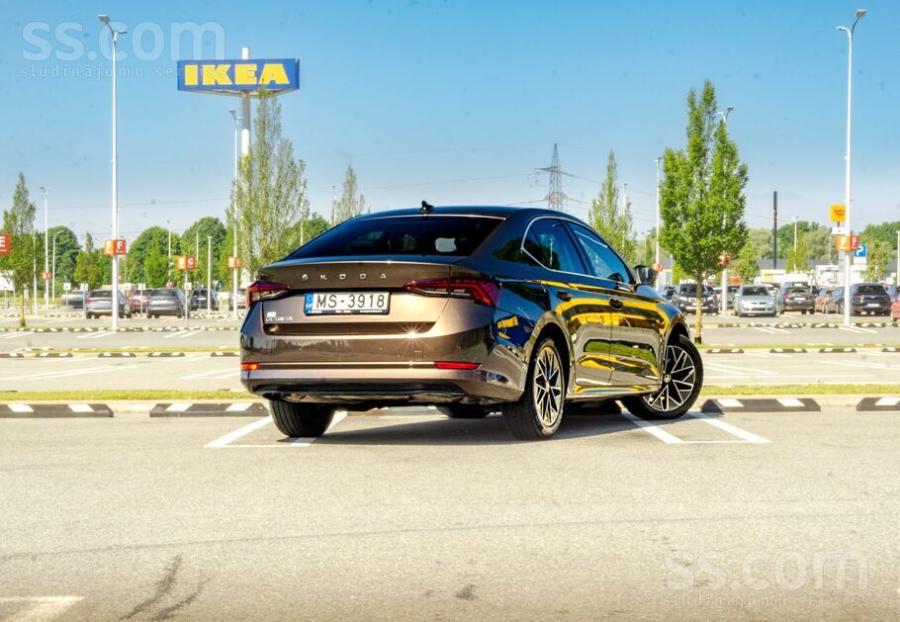 Brown Skoda Octavia 2020 in Riga, with an engine capacity of 2.00 L and mileage of 88 thousand km for 16190 €, photo 6 on AUTOMOTO.COM.LV