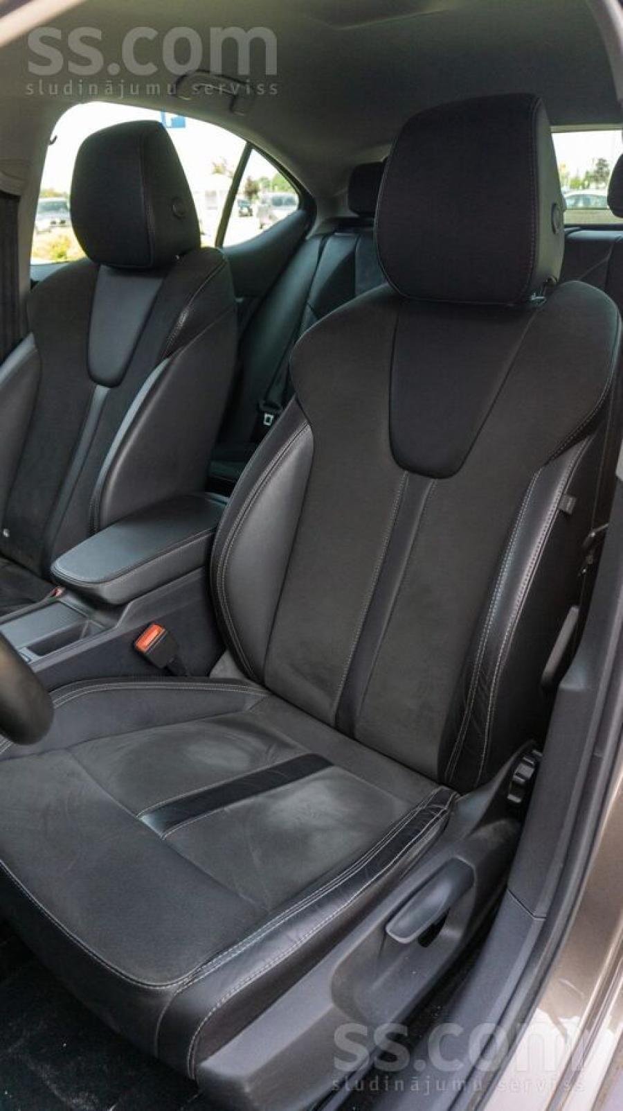 Brown Skoda Octavia 2020 in Riga, with an engine capacity of 2.00 L and mileage of 88 thousand km for 16190 €, photo 30 on AUTOMOTO.COM.LV