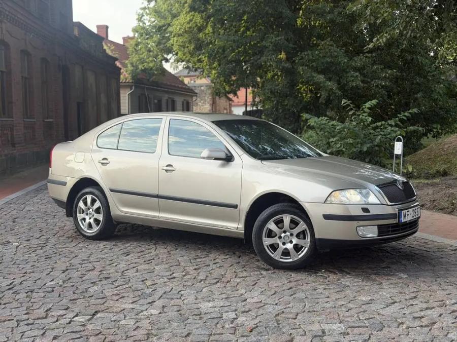 Brūns Skoda Octavia 2005 Cēsis, ar dzinēja tilpumu 2.00 L un nobraukumu 248 tūkst. km par 2290 €, foto 3 vietnē AUTOMOTO.COM.LV
