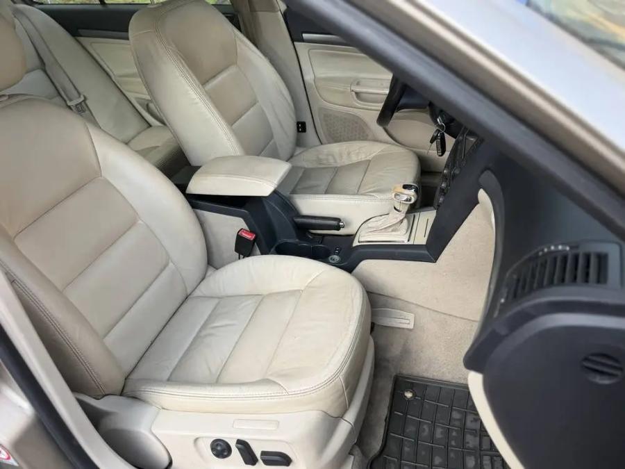 Brūns Skoda Octavia 2005 Cēsis, ar dzinēja tilpumu 2.00 L un nobraukumu 248 tūkst. km par 2290 €, foto 16 vietnē AUTOMOTO.COM.LV