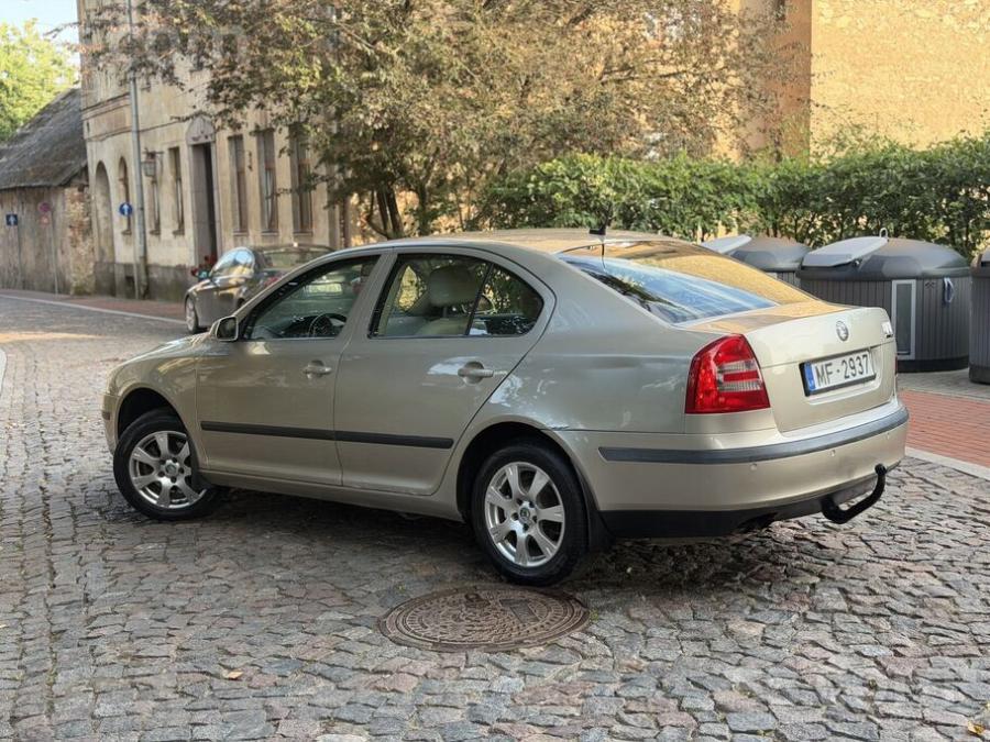 Brūns Skoda Octavia 2005 Cēsis, ar dzinēja tilpumu 2.00 L un nobraukumu 248 tūkst. km par 2290 €, foto 9 vietnē AUTOMOTO.COM.LV