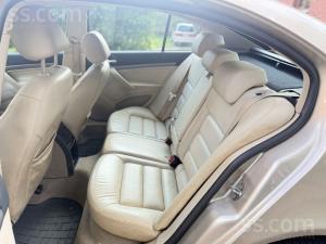 Brūns Skoda Octavia 2005 Cēsis, ar dzinēja tilpumu 2.00 L un nobraukumu 248 tūkst. km par 2290 €, foto 16 vietnē AUTOMOTO.COM.LV
