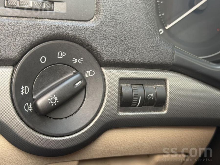 Brūns Skoda Octavia 2005 Cēsis, ar dzinēja tilpumu 2.00 L un nobraukumu 248 tūkst. km par 2290 €, foto 18 vietnē AUTOMOTO.COM.LV