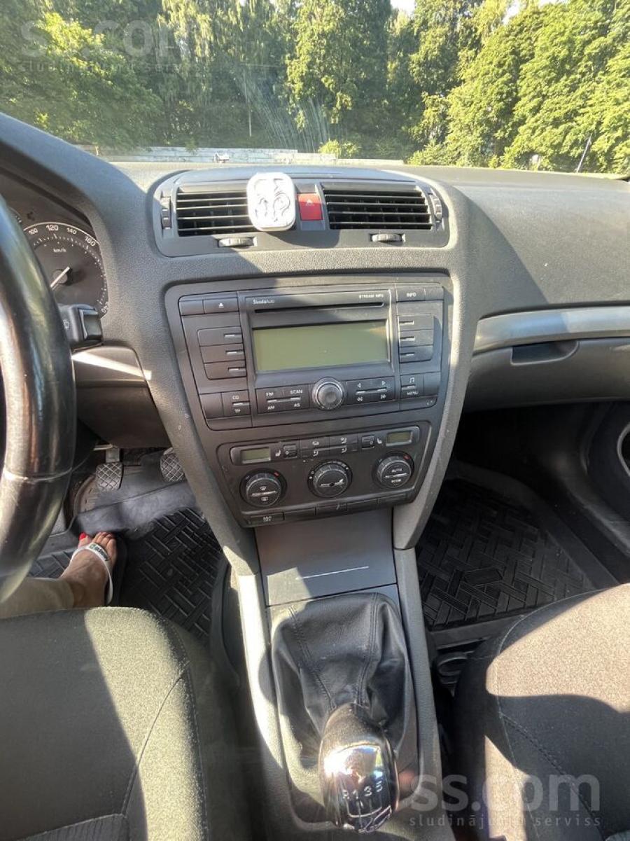 Brūns Skoda Octavia 2006 Jūrmala, ar dzinēja tilpumu 1.60 L un nobraukumu 150 tūkst. km par 2500 €, foto 5 vietnē AUTOMOTO.COM.LV