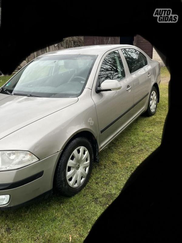 Brūns Skoda Octavia 2007 Kauņa, ar dzinēja tilpumu 1.90 L un nobraukumu 405 tūkst. km par 1000 €, foto 3 vietnē AUTOMOTO.COM.LV