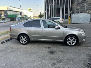 Brown Skoda Octavia 2009 in Vilnius, with an engine capacity of 1.90 L and mileage of 308 thousand km for 950 €, photo 5 on AUTOMOTO.COM.LV