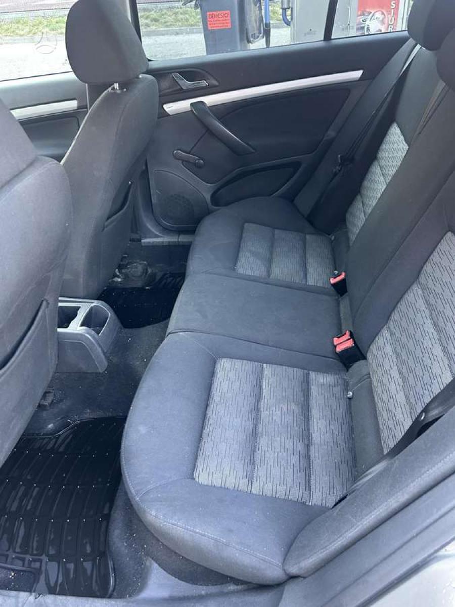 Brown Skoda Octavia 2009 in Vilnius, with an engine capacity of 1.90 L and mileage of 308 thousand km for 950 €, photo 13 on AUTOMOTO.COM.LV