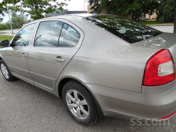 Brown Skoda Octavia 2012 in Valmiera, with an engine capacity of 1.60 L and mileage of 0 thousand km for 3400 €, photo 4 on AUTOMOTO.COM.LV