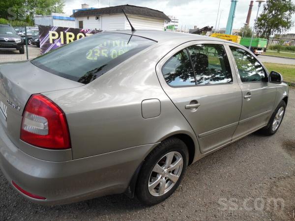 Brown Skoda Octavia 2012 in Valmiera, with an engine capacity of 1.60 L and mileage of 0 thousand km for 3400 €, photo 5 on AUTOMOTO.COM.LV