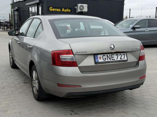 Brown Skoda Octavia 2013 in Vilnius, with an engine capacity of 1.40 L and mileage of 251 thousand km for 2500 €, photo 3 on AUTOMOTO.COM.LV