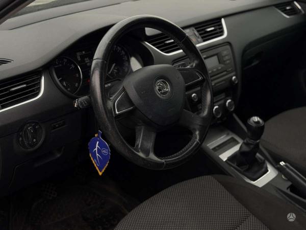 Brown Skoda Octavia 2013 in Vilnius, with an engine capacity of 1.40 L and mileage of 251 thousand km for 2500 €, photo 6 on AUTOMOTO.COM.LV