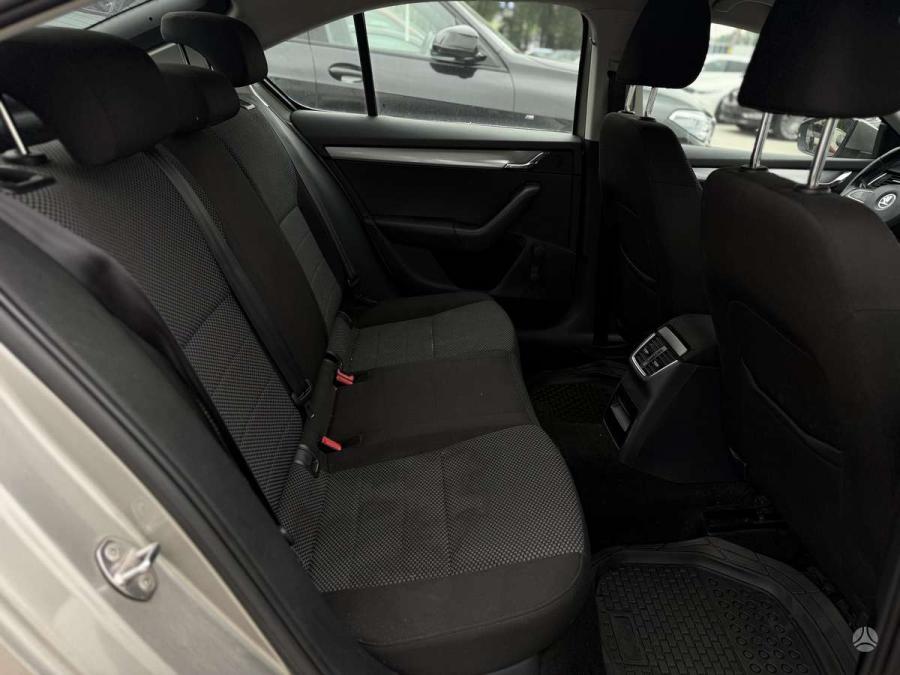 Brown Skoda Octavia 2013 in Vilnius, with an engine capacity of 1.40 L and mileage of 251 thousand km for 2500 €, photo 9 on AUTOMOTO.COM.LV