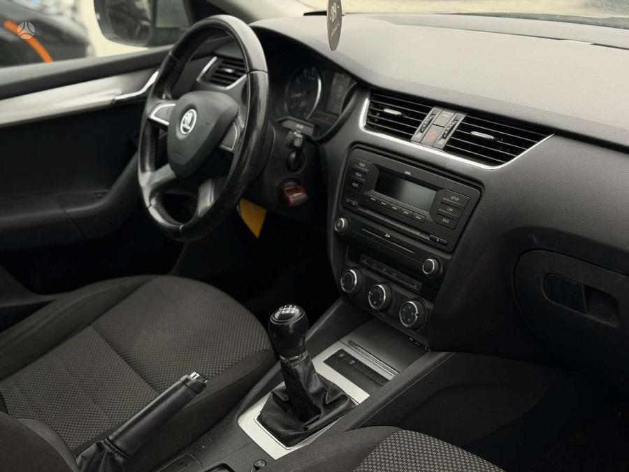Brown Skoda Octavia 2013 in Vilnius, with an engine capacity of 1.40 L and mileage of 251 thousand km for 2500 €, photo 10 on AUTOMOTO.COM.LV